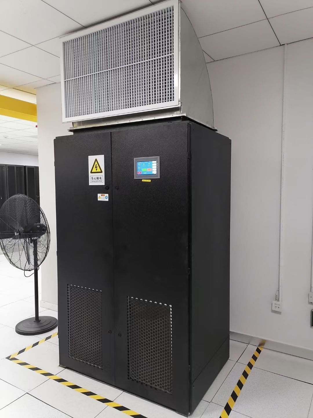 12.8KW Air Cooled Server Room AC Unit HVAC Cooling Systems For Data Centers